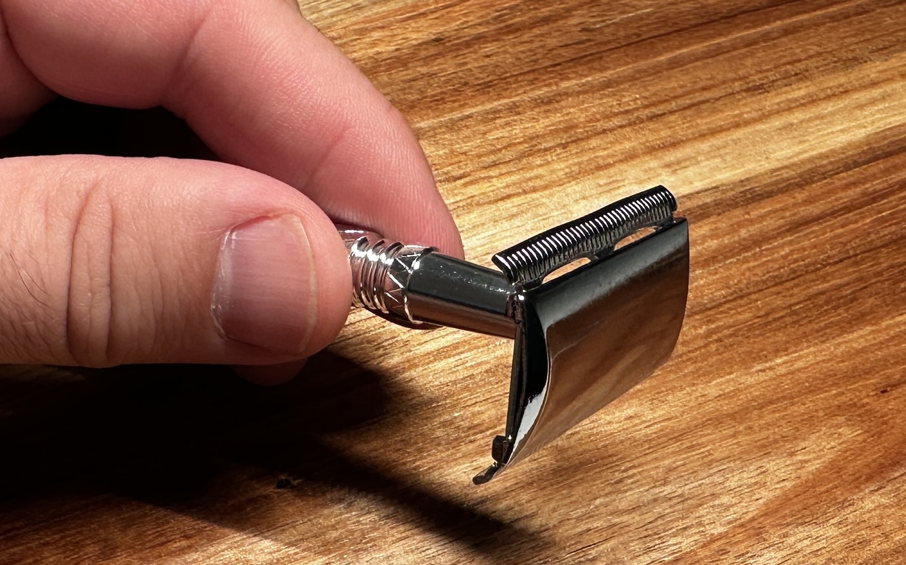 Double-Edged Classic Razor - Vintage style, with a world class close ...